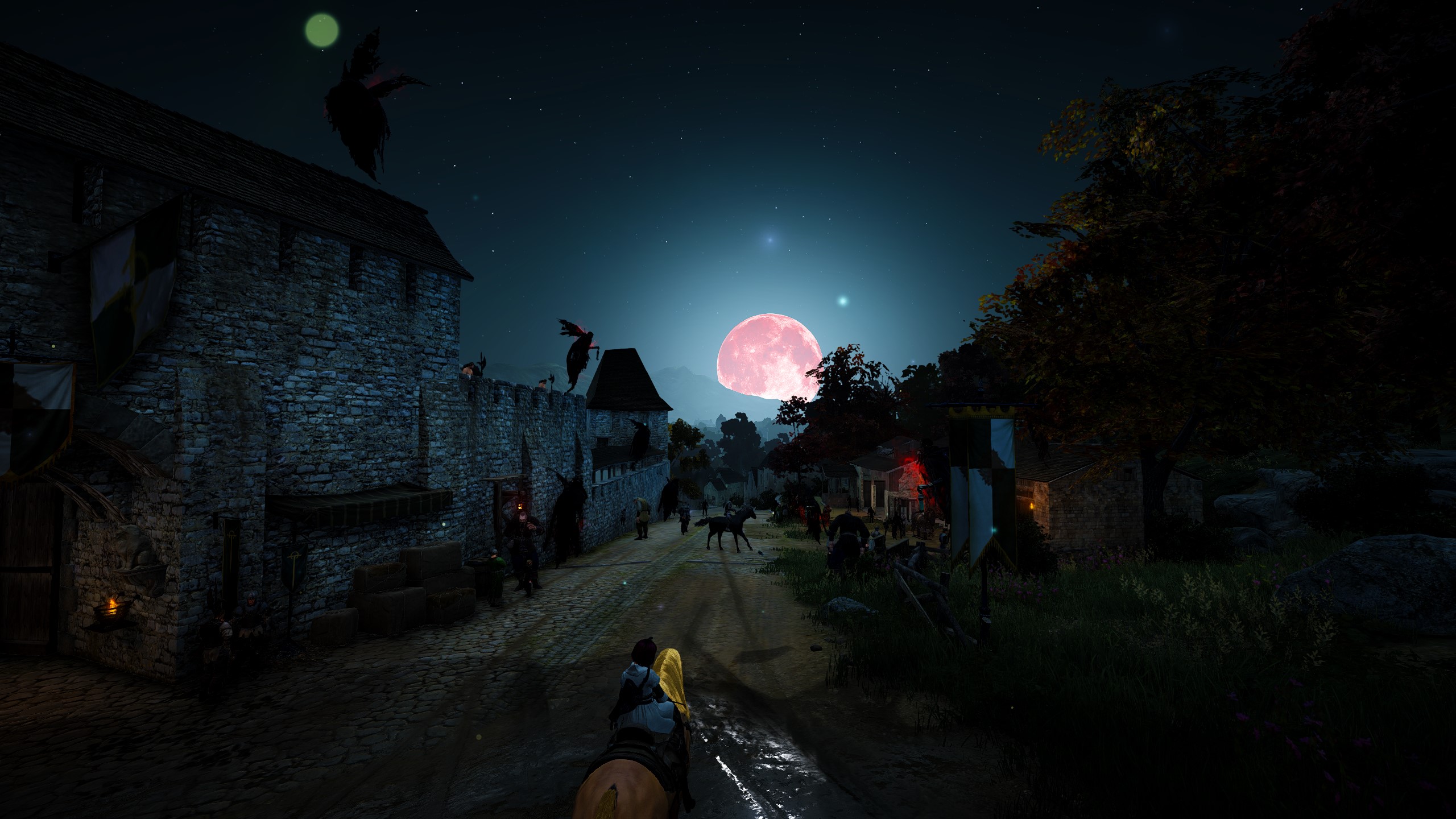 [Photo Gallery] Red Moon Spooks